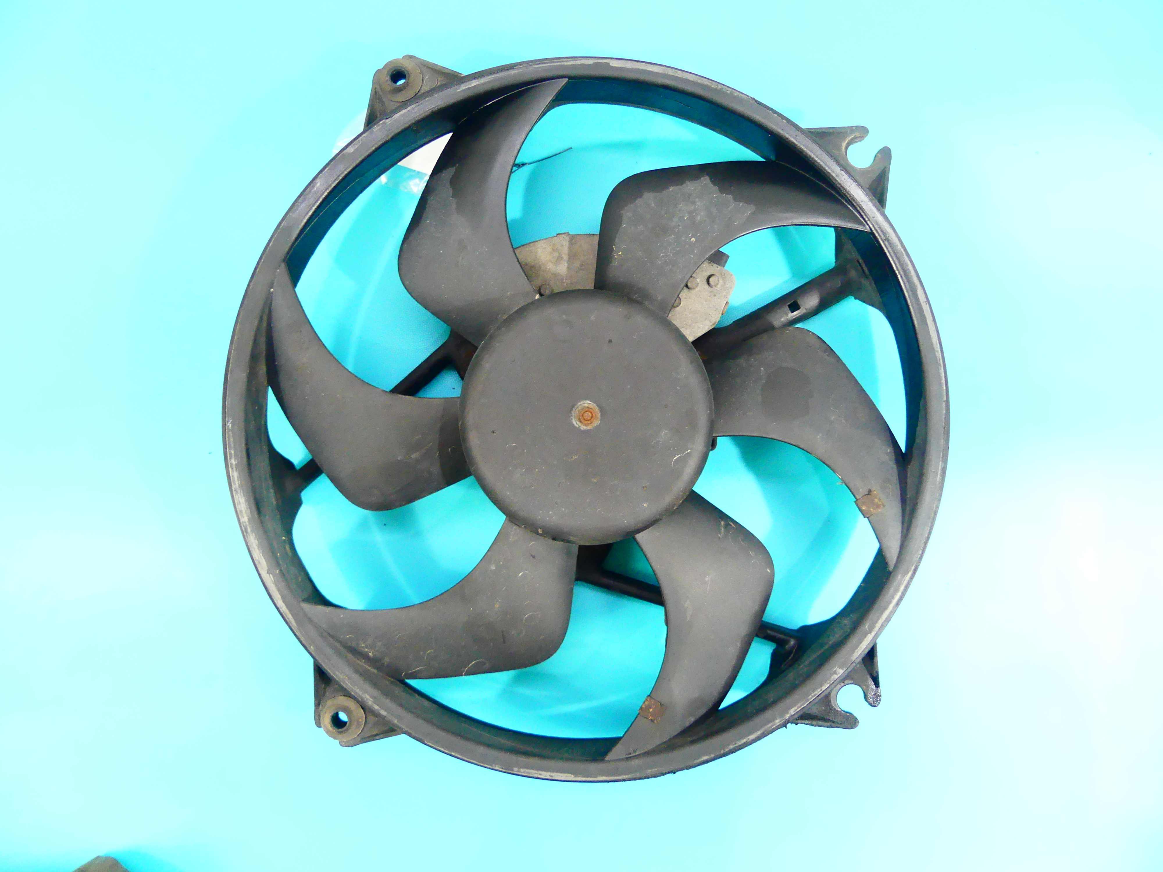 Wentylatory Wentylator chłodnicy Peugeot 407 2.0 hdi