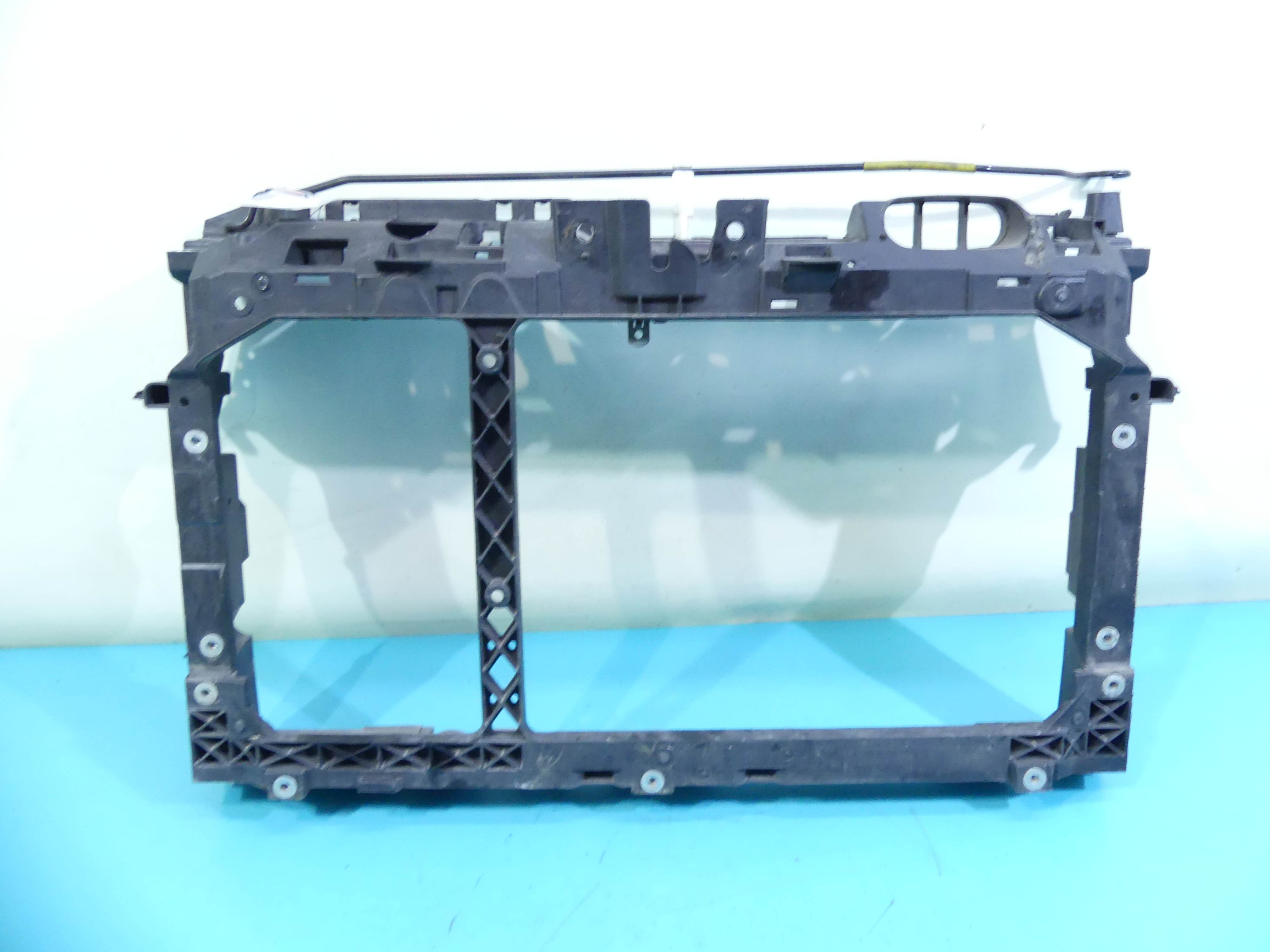 Pas przedni Opel Omega B