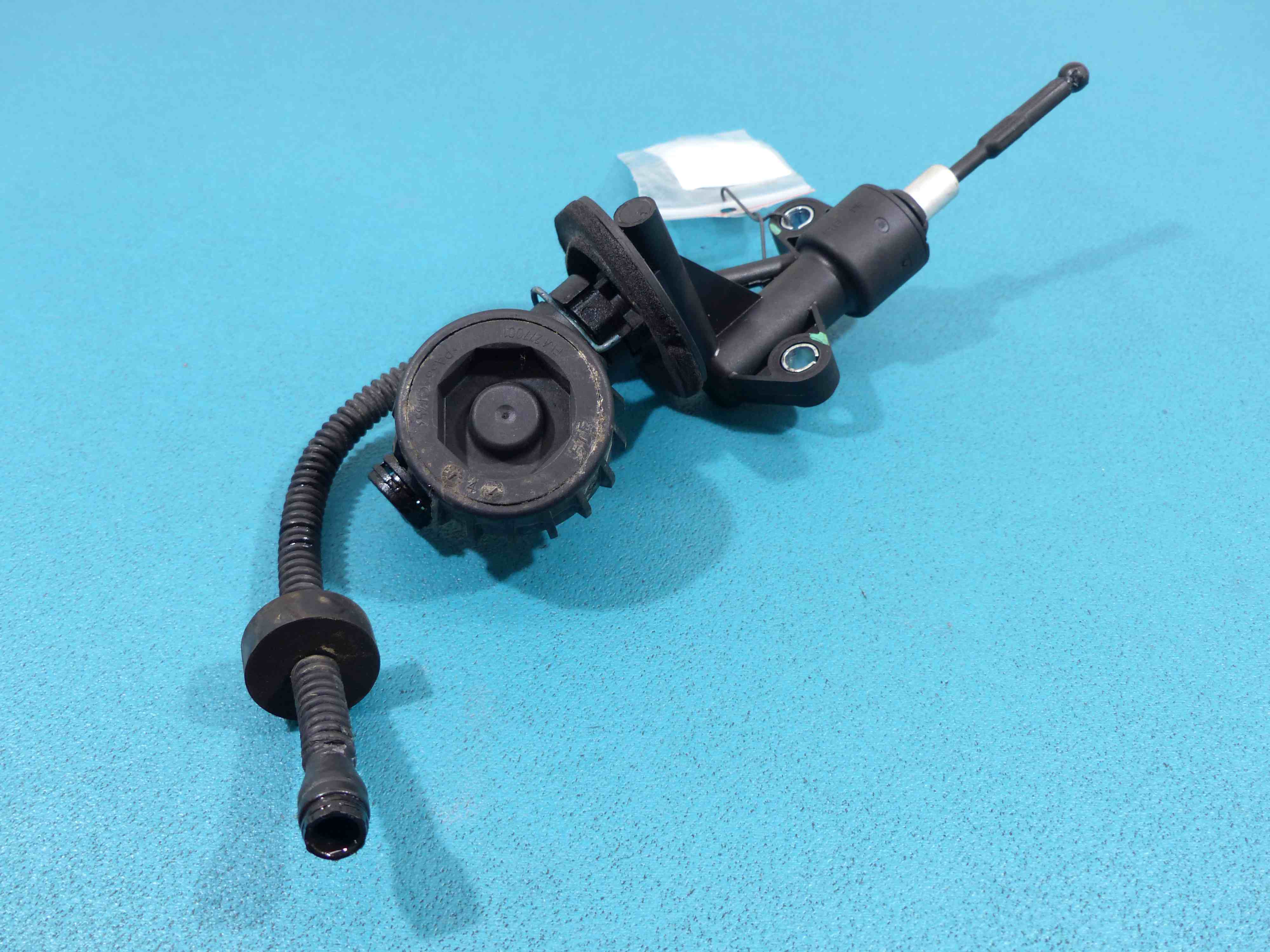 Pompka sprzęgłowa Suzuki Kizashi 23810-79J01 2.4 wiel