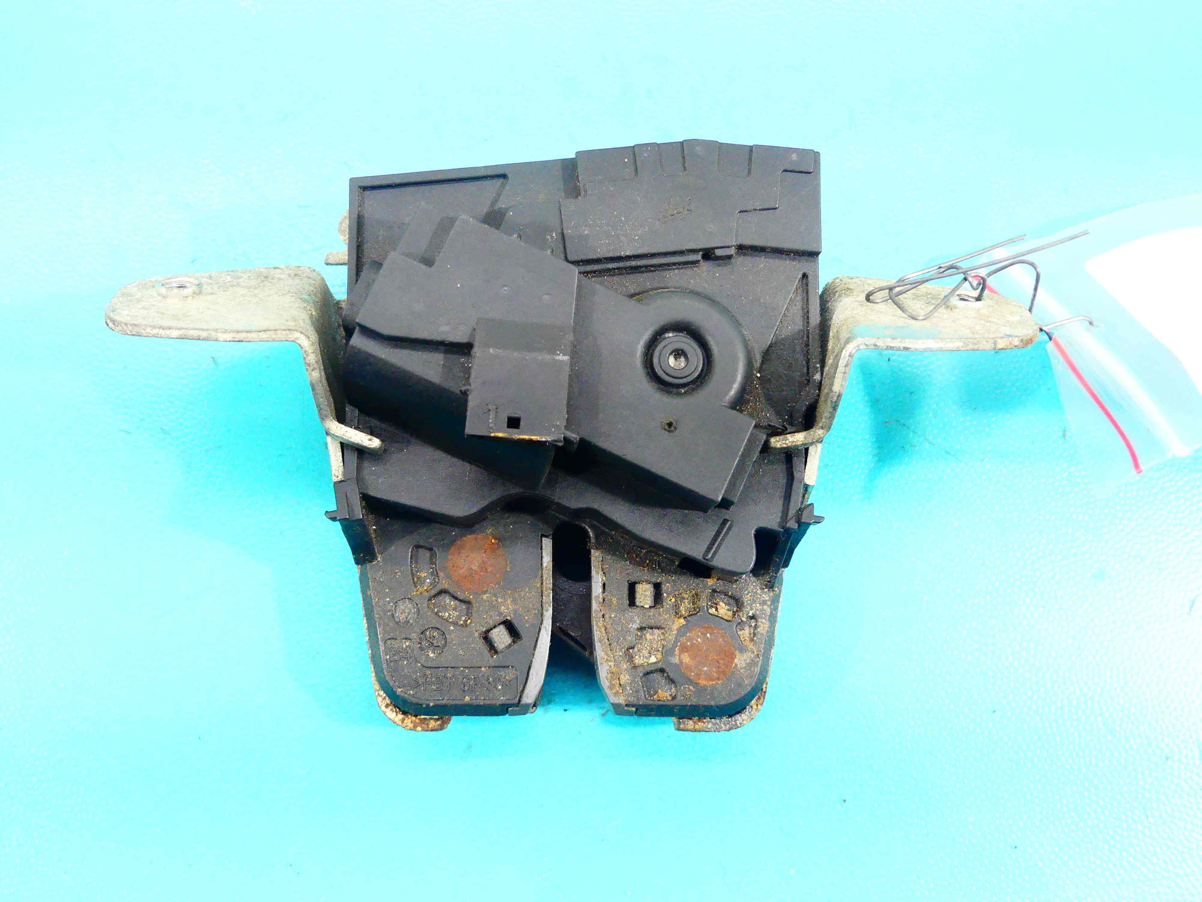 Zamek klapy tył A2047400435 Mercedes GLK X204 08-15 HB