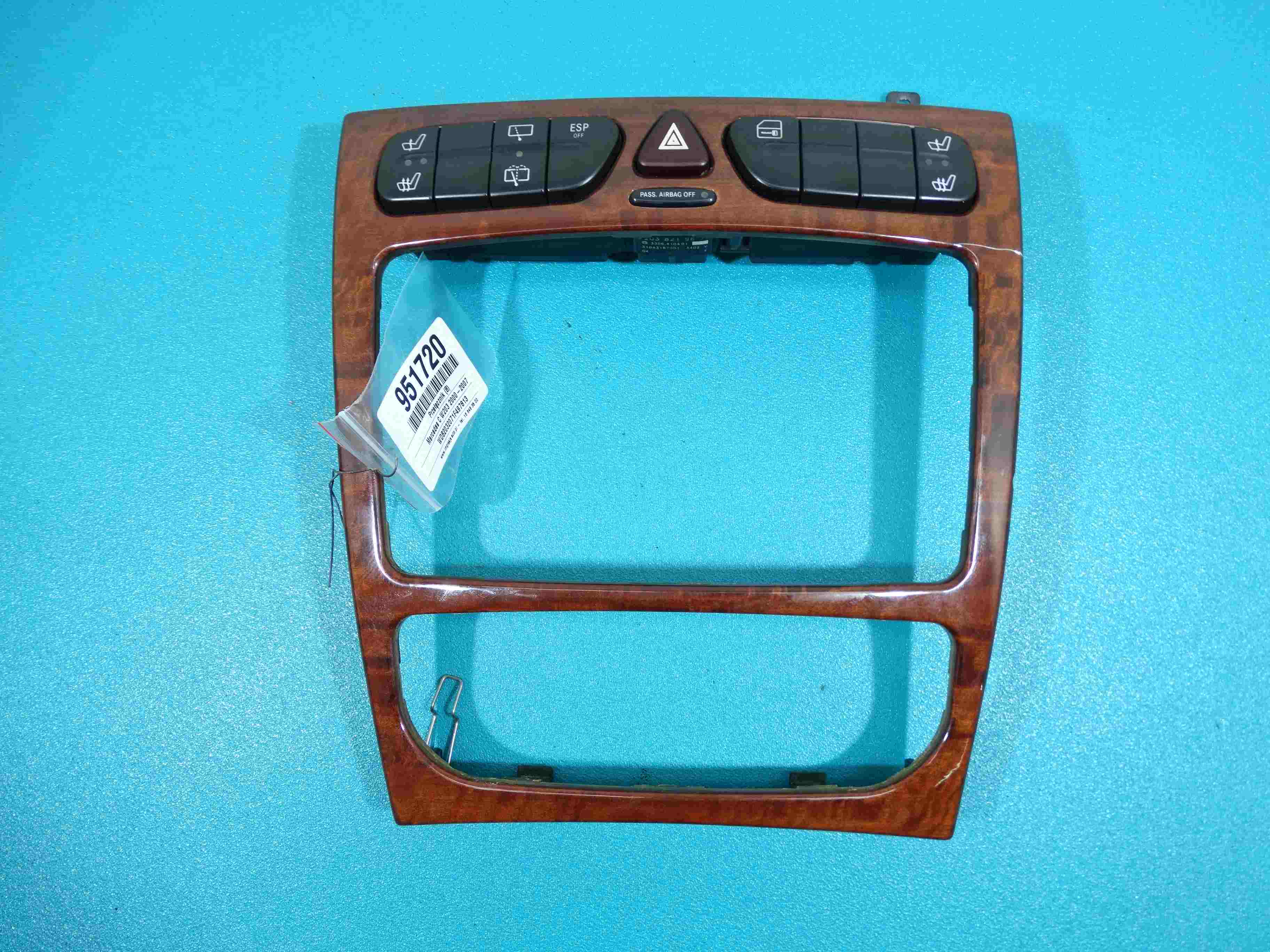 Prze cznik Mercedes W203 A2036802539 prze-cznik-mercedes-w203-a2036802539